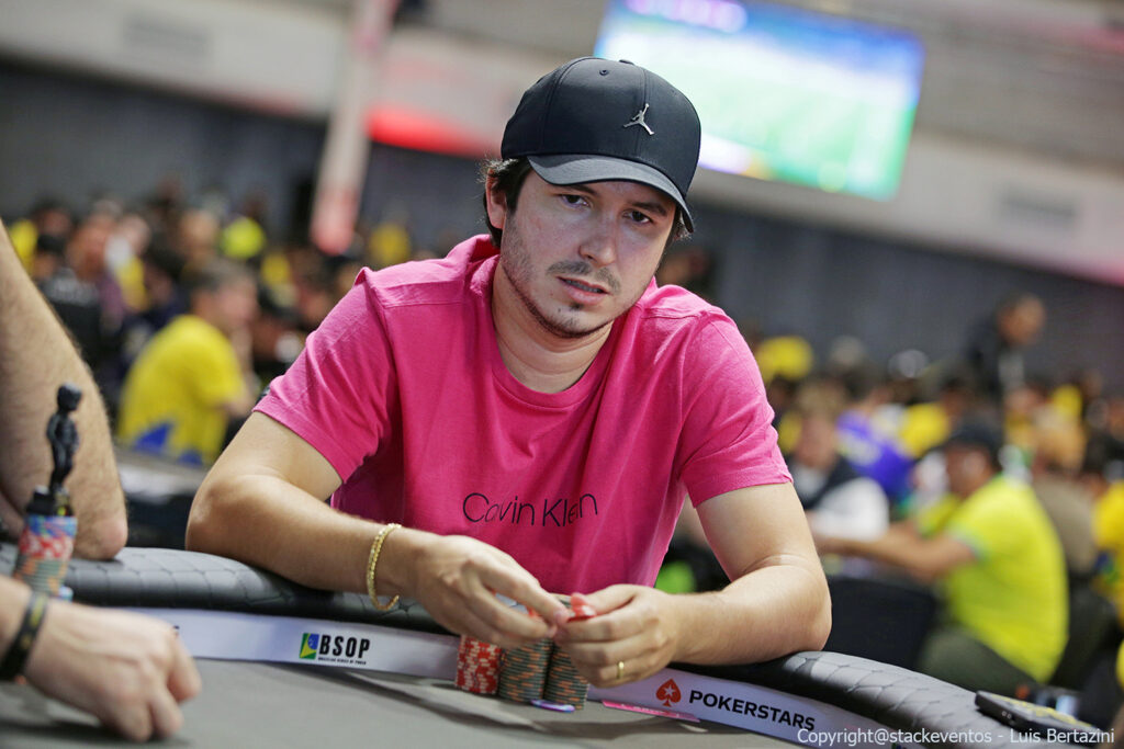 Dennys Ramos avança para FT gigante do Super MILLION$ WF